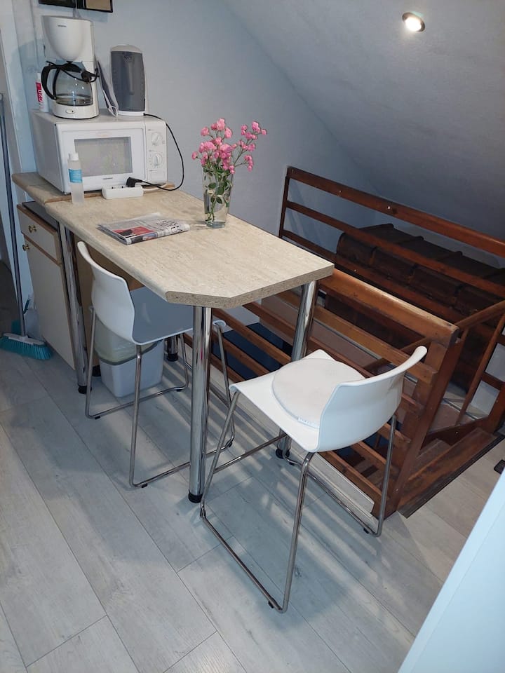Kleines Zimmer In Stuttgart Riedenberg - Stuttgart