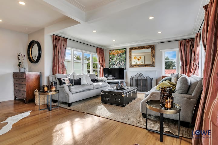 4 Bed Home In Devonport - Ngataringa Bay. - Auckland