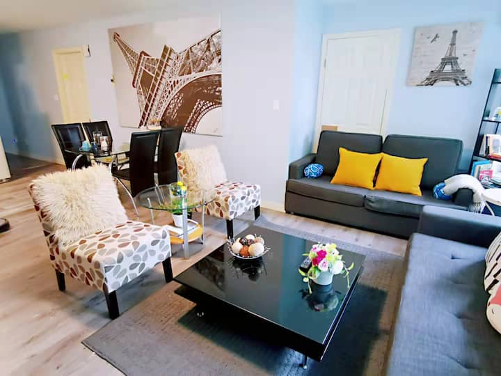 ✺ New Renovated Private 2br Huge Living Room Suite -