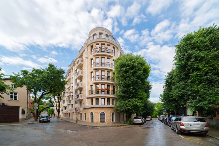 Luxury City Center Two Bedroom Apartment Close To Beach - Varna