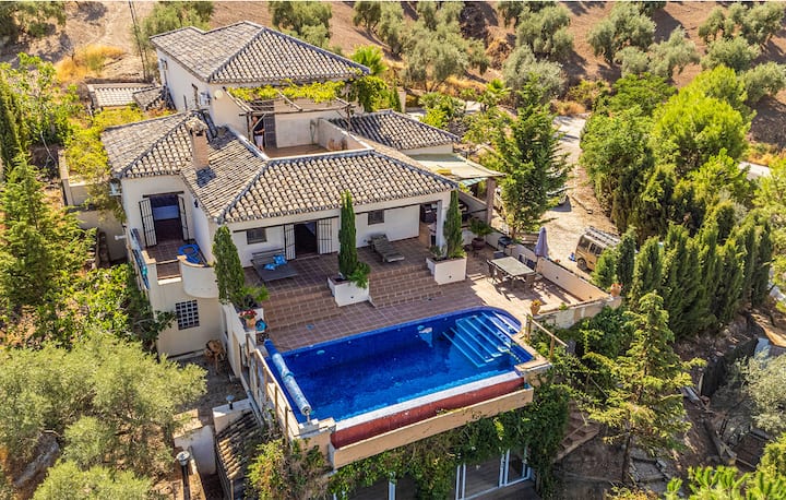 Beautiful Andalusian Country Home - Loja