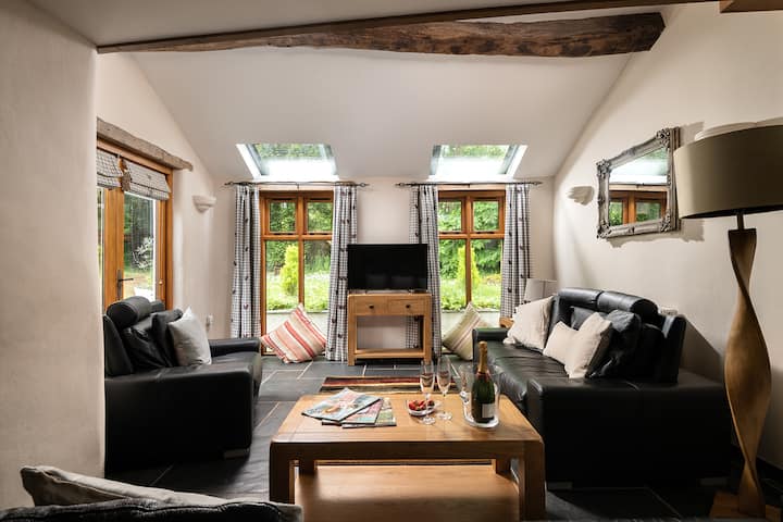 The Tythe Barn W/ Pool @ The Old Rectory Cottages - South Molton