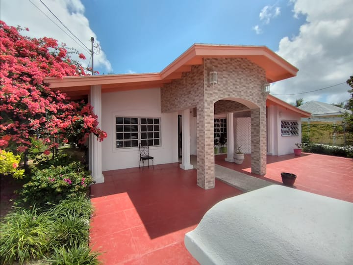 Elegant Private Suite In West Bay Street - Nasáu