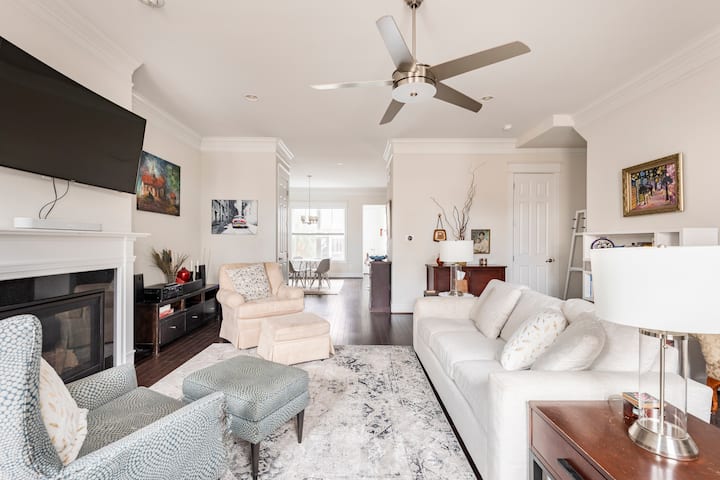 Private Loft Suite, Bedroom And Mountain View Deck - Cherry Creek - Denver