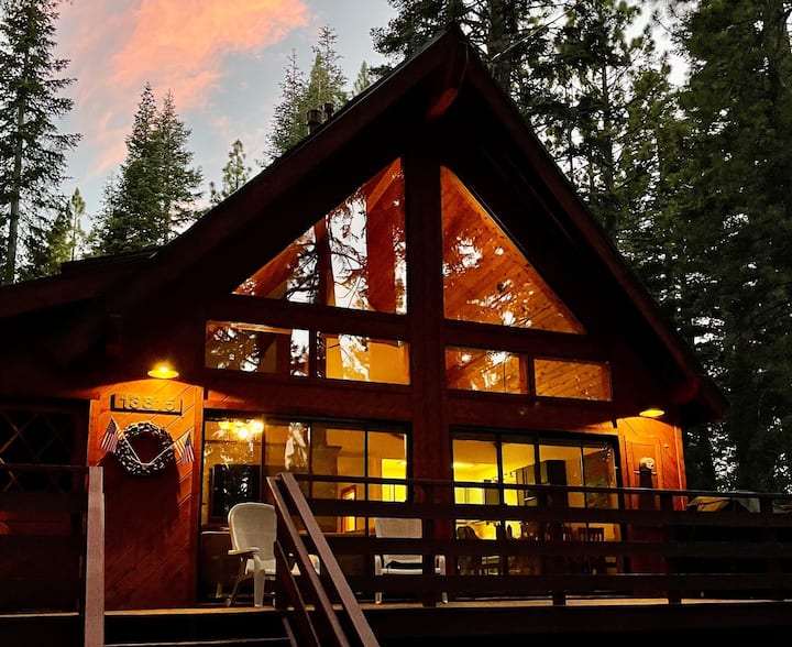 New! Updated Classic Tahoe A-frame With Hot Tub - Truckee, CA