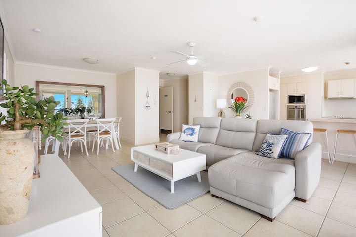 Breathtaking Rainbow Bay - Coolangatta