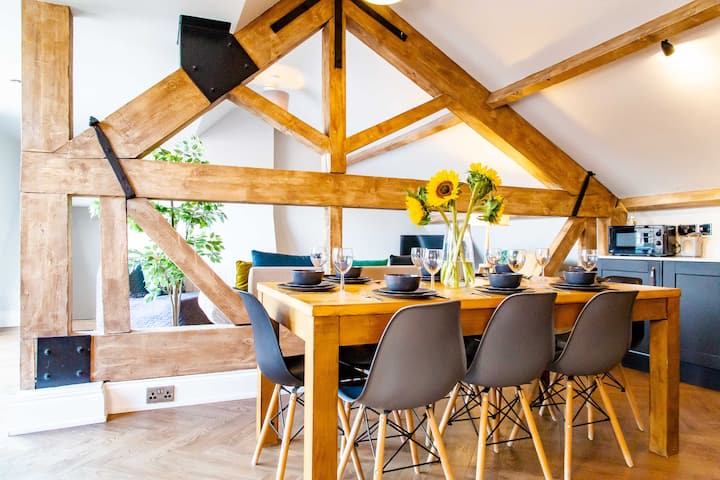 Tower Mews - Penthouse Suite With Private Balcony - York, UK