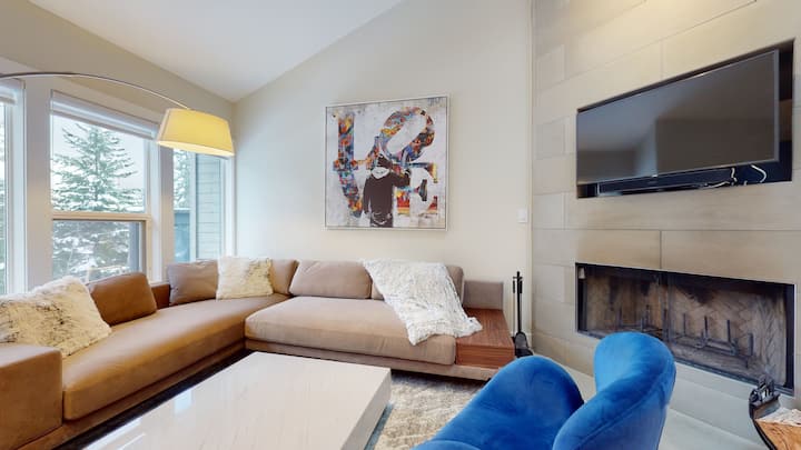 Modern And Walking Distance To Everywhere - Whistler Blackcomb