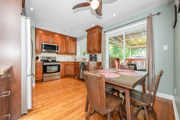 3bd Family Bungalow Main Flr- W/ Parking & Laundry - Ottawa