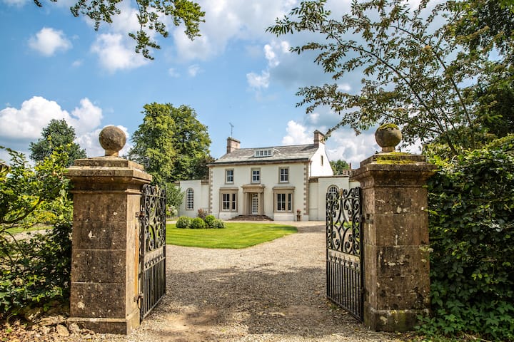 Holesfoot- Luxury Manor House with hot tub - Houses for Rent in Penrith ...