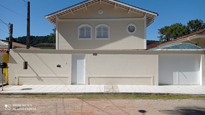 Praia Guaiuba/grjá   Casa Confortável E Arejada - Guarujá