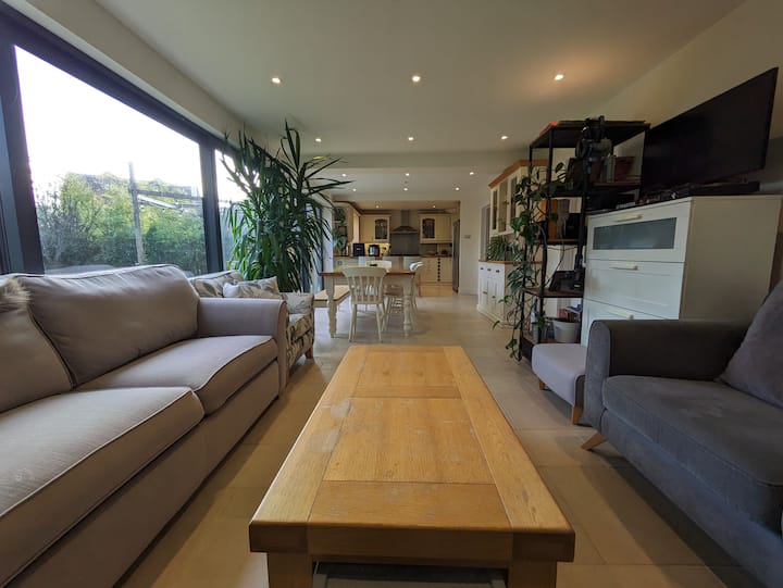 Spacious Group Getaway - Thame