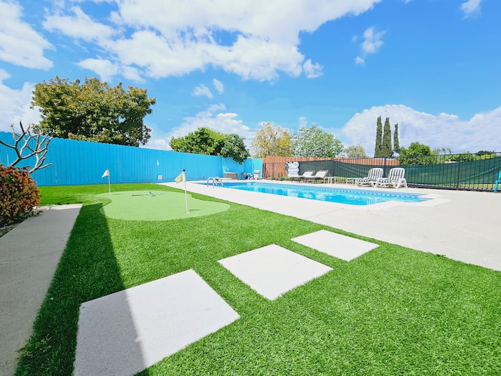 Charming Private Gated Pool Mini Golf House In La - Covina, CA
