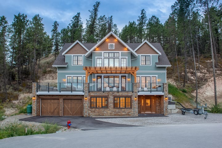 Alberta Chalet Vacation Rentals - Canada | Airbnb