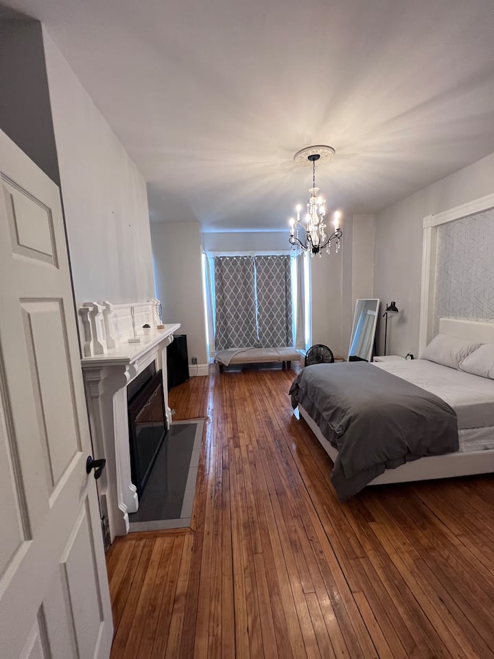 Spacious And Comfortable Bedroom - 