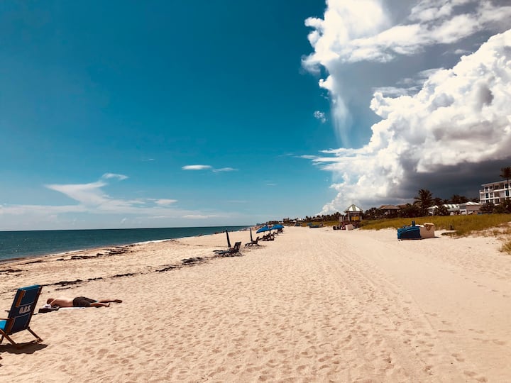 Superb Seaside Beach Studio Off Atlantic Ave - Delray Beach, FL