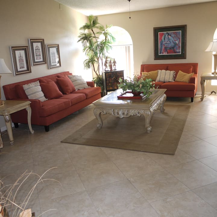 Peaceful Location In Nw Phoenix. Great Backyard. - 