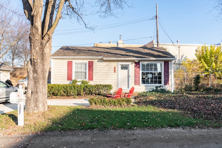 Austin Drive, Novi, Michigan - Novi, MI