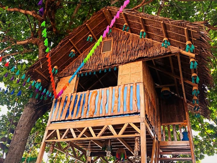 The Tassel Tree House At Smallfry's Beach Resort - Calatrava