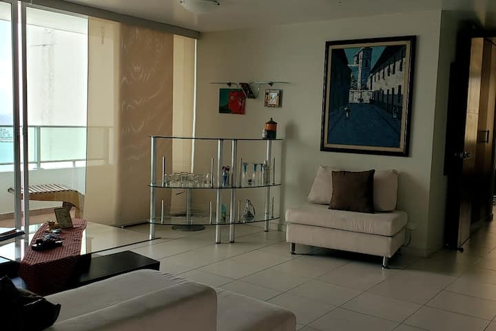 Bedroom In Comfy Oceanfront Apartment - Panama City