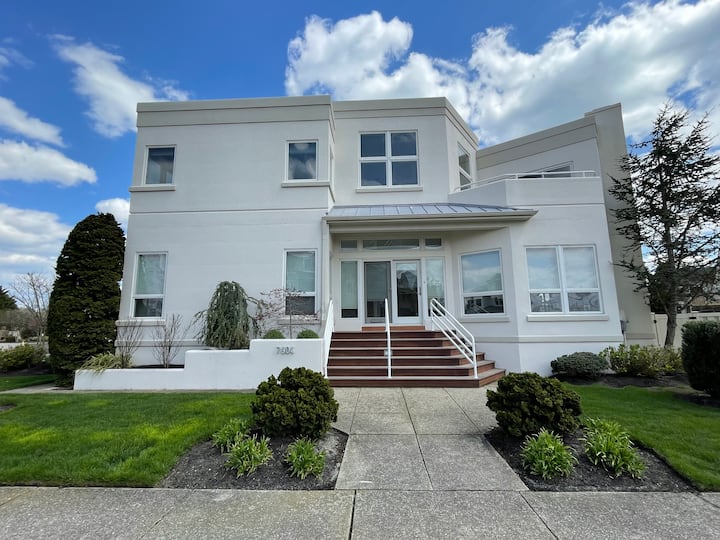 Deluxe Margate, Nj Beach Home-pool/jacuzzi For 12 - Egg Harbor Township, NJ