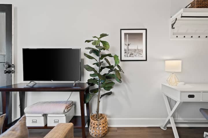 The Grove Lite - Arcadia Guest Suite + Workspace - Phoenix, AZ