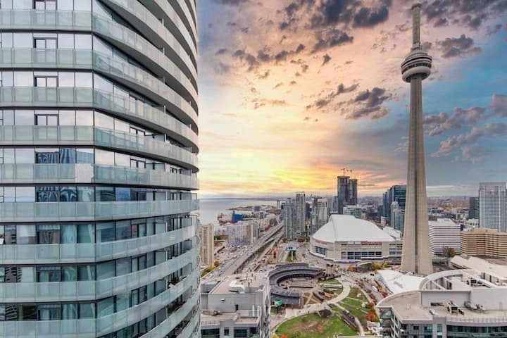 Executive Downtown Toronto Condo With A View - Toronto