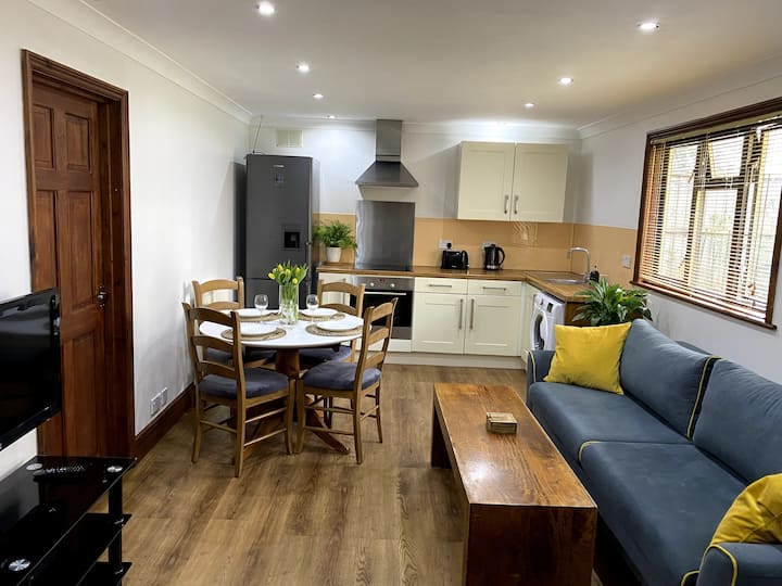 Garden Flat In London - London, UK