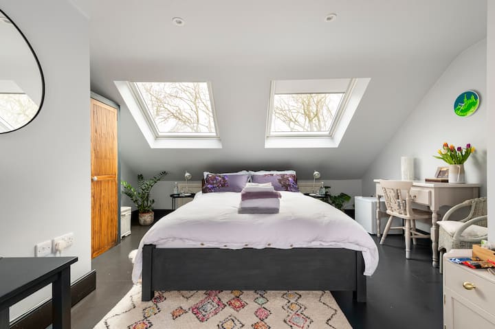'The Room At The Top' Double Ensuite/surrey Quays. - London, UK