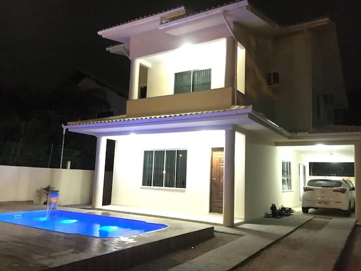 Ampla Casa Com Piscina, Próximo A Praia. - Governador Celso Ramos