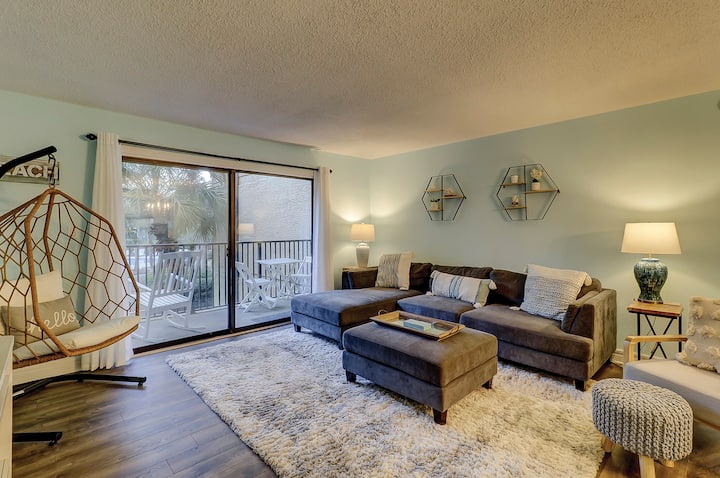 3br Beach Condo W/pool - Walk To Beach And Shops! - Hilton Head Island, SC