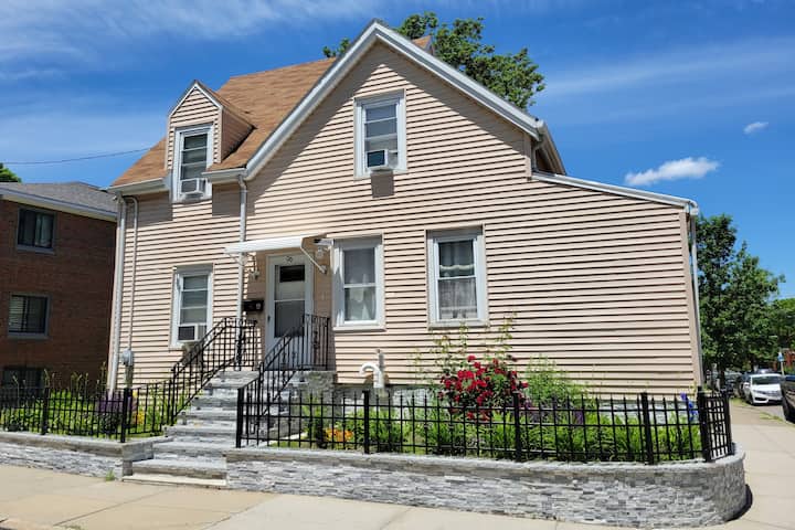 Charming 3 Bedroom Suite In The Heart Of Boston - Quincy, MA
