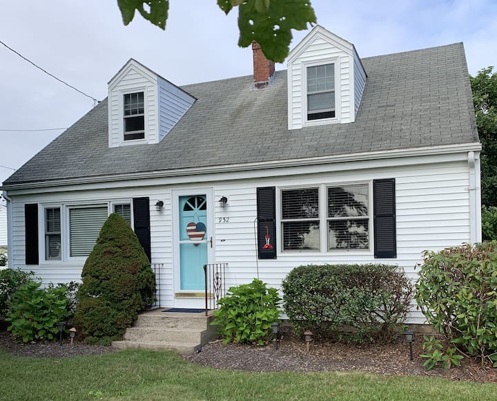 Relaxing Farm Cottage - Dartmouth, MA