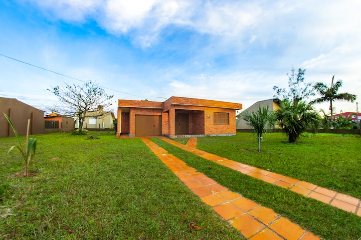 Vende-se - Venha Experimentar A Sua Nova Casa! - Arroio do Sal