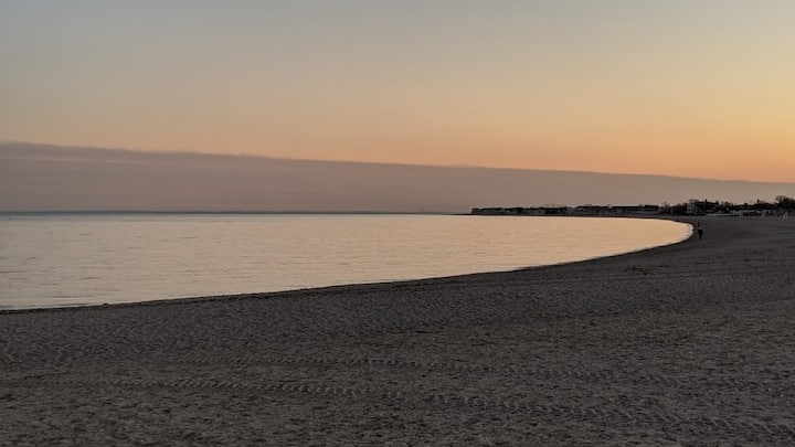 Ffld Beach House,  Walk To Beach, Marina And Town! - Fairfield