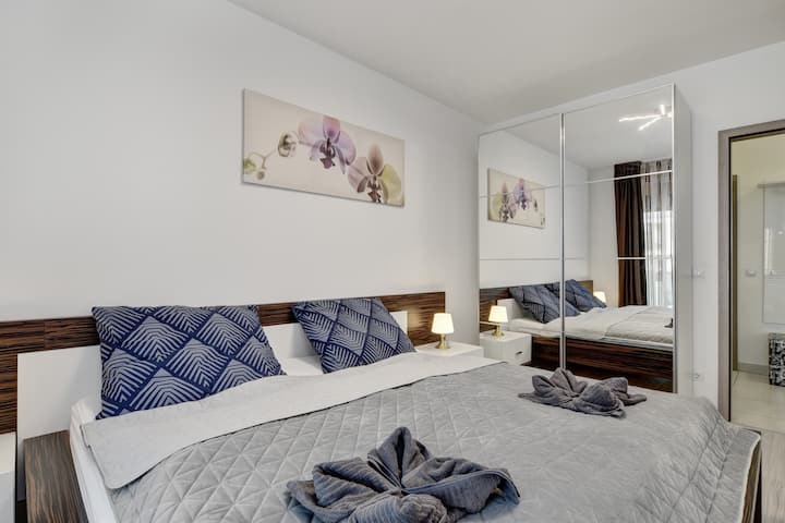 Deluxe Two Bedroom Apartment - Vision Apartments - Budapest