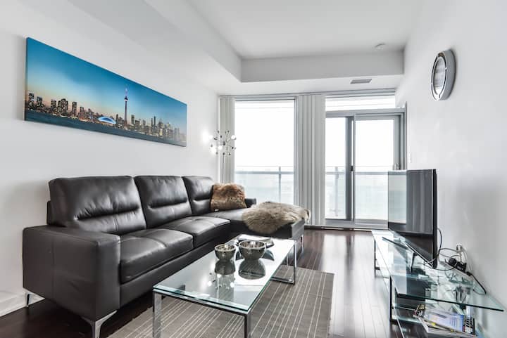 Lakeview Apartment With Balcony Fifa Location - Toronto