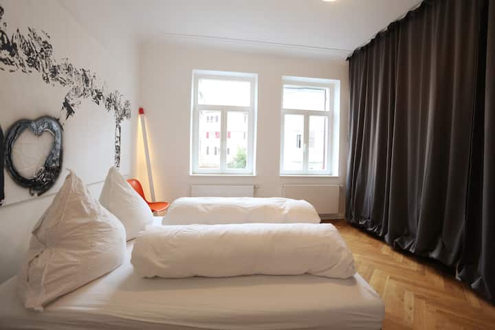 Schöne Helle 3 Zimmer Altbau Wohnung - Stuttgart