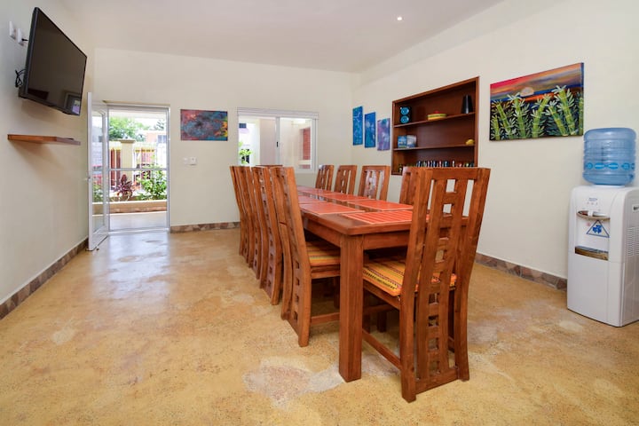 Spacious Family Room With Beautiful Garden View - Cozumel