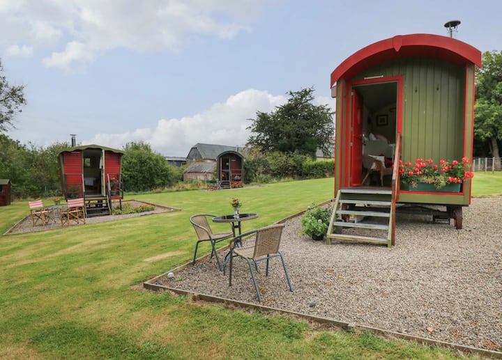 Shephard Retreat Wales - Sweet Briar Hut - Brecon