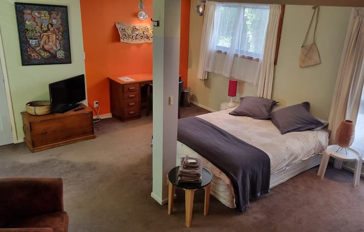 Writer’s Retreat In Oneroa, Waiheke Island. - Waiheke Island