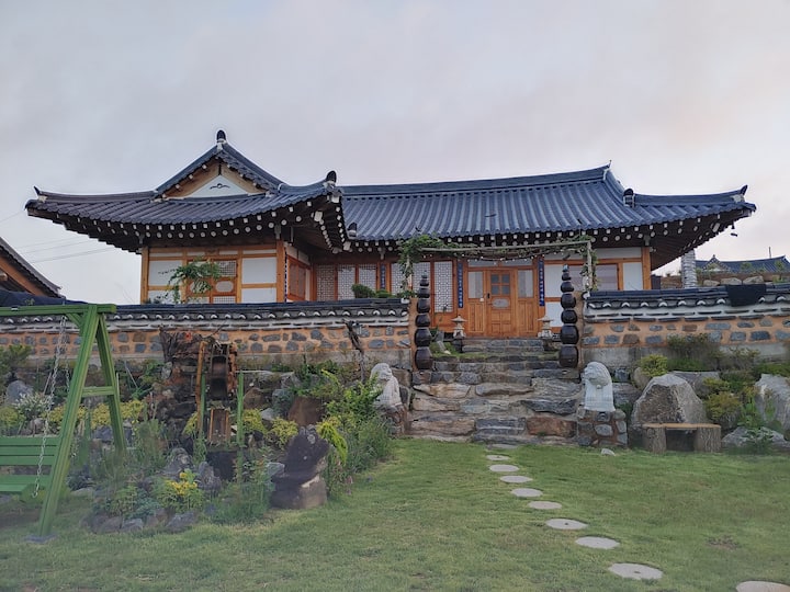 학림재(한옥독채) 푸른 조경과 자연친화적 프라이빗 힐링명소에서 추억만들기 - Sejong-si