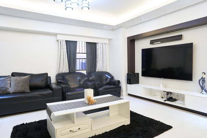 Sophiya's Place Malate 1 : Spacious 109sqm - Manila