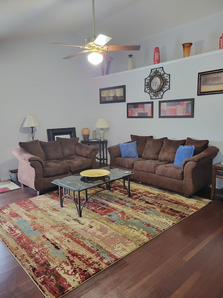 Quiet Raleigh Retreat - Near Downtown & Hospitals - Raleigh, NC