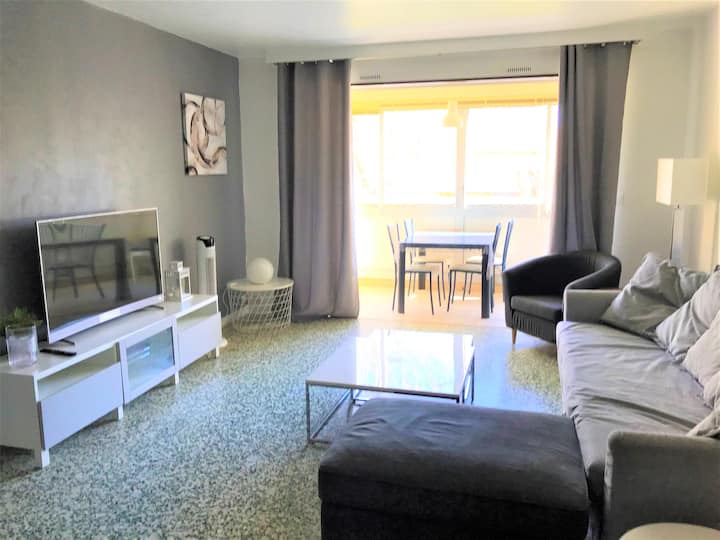 Proche De La Plage, Grand Appartement De 62m2 - Le Lavandou