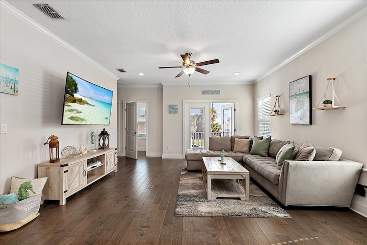 Walk Everywhere! Perfect For Groups And Families - Jacksonville Beach, FL