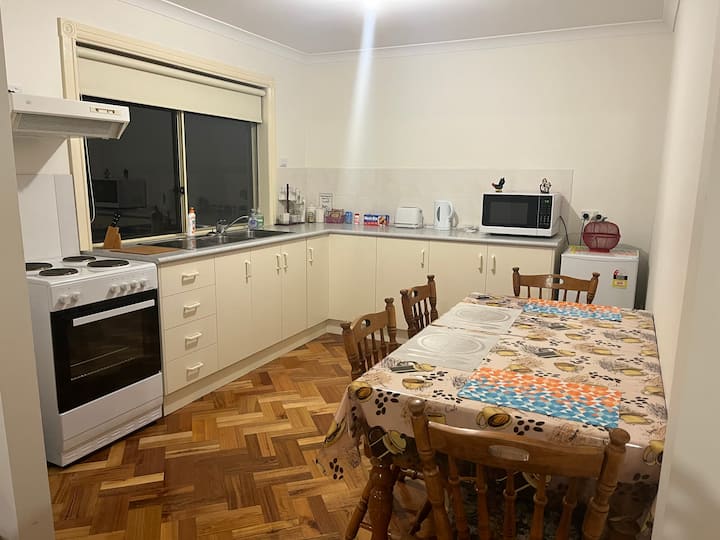 Cairnlea Anna's Unit - Caroline Springs