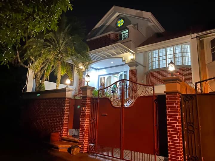 Estella's Place At Tags - Tagaytay