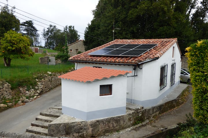 Casa Independiente En Un Barrio Muy Tranquilo - Novales