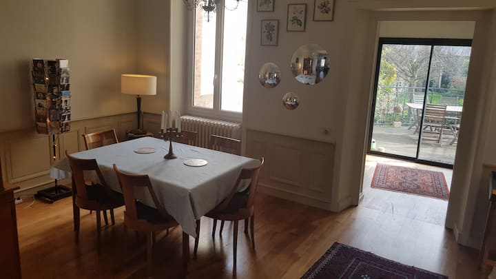 Chbre Privée Jolie Maison Près Gare Jardin Piscine - Laval, France